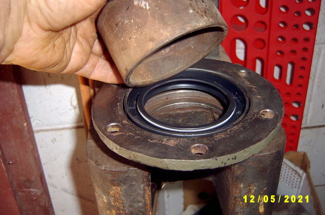 969_Front_diff_pinion_seal_replacement_a_5_2021 - The G503 Album