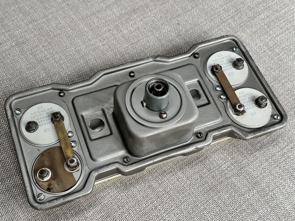 Speedometer face plates 1940-1946 - The Ford Barn