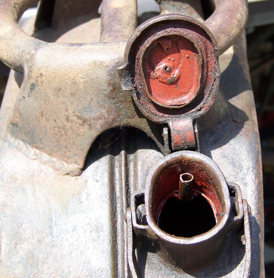 Dented jerry can - G503 Military Vehicle Message Forums