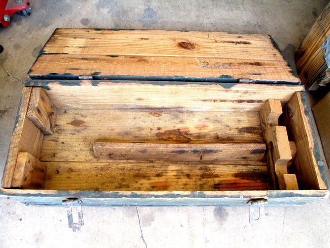 4.2" Chemical Mortar Ammunition Crate opened - The G503 Album