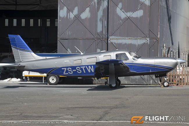 Piper PA-32R Saratoga ZS-STW Rand Airport FAGM PA-32 - The G503 Album